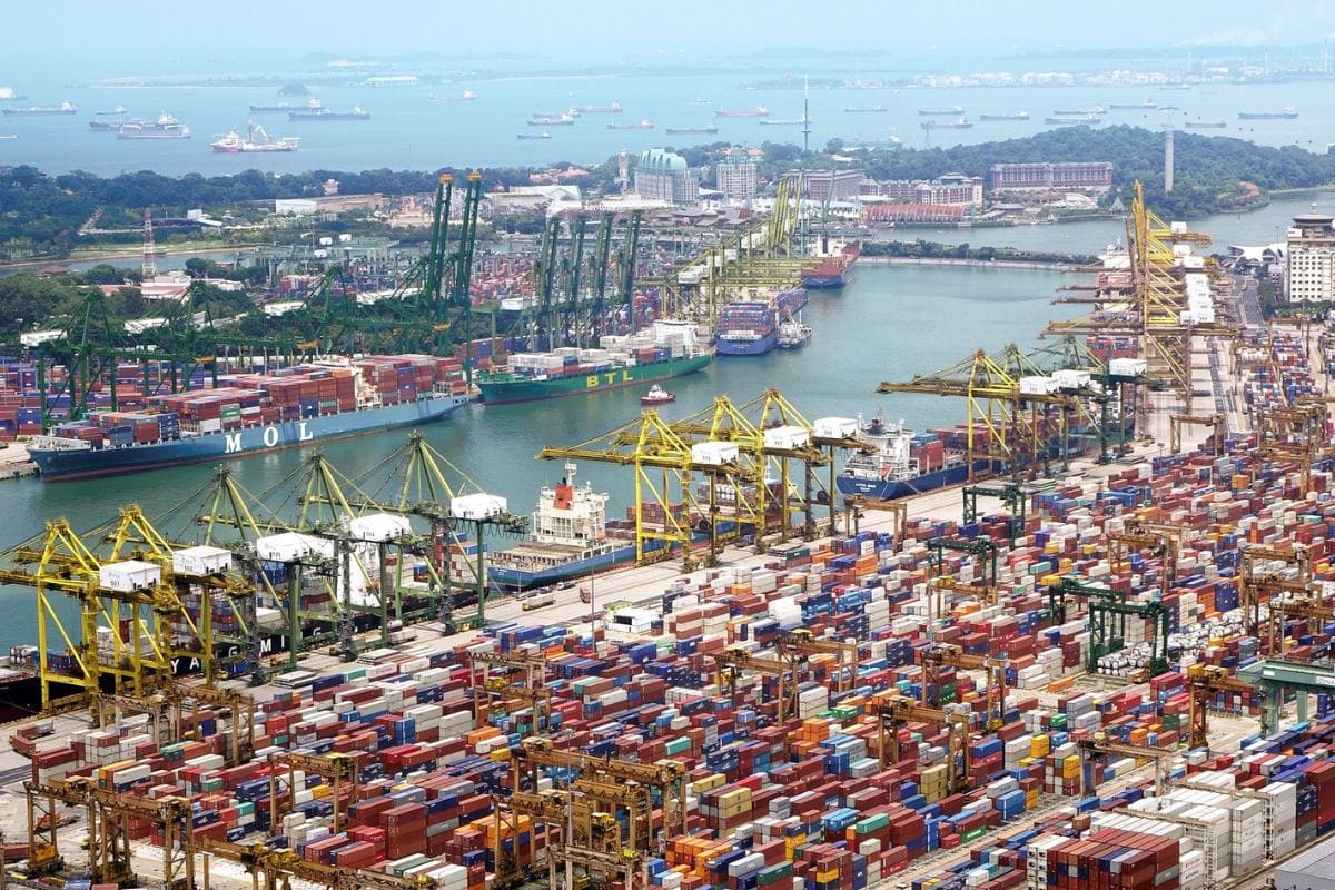 How Many Cars Fit in a Shipping Container | IncoDocs