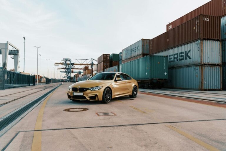 How Many Cars Fit in a Shipping Container | IncoDocs