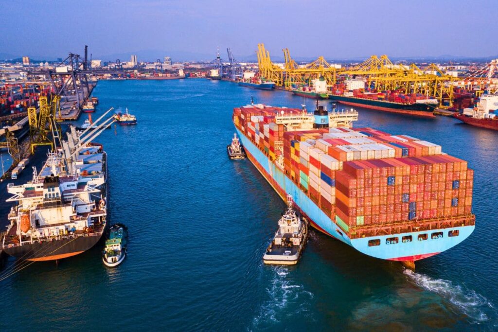 How Many Cars Fit in a Shipping Container | IncoDocs