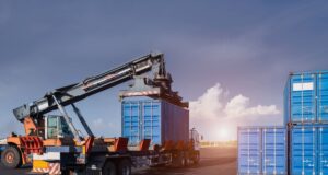 What is Transloading in Logistics and How Does it Work